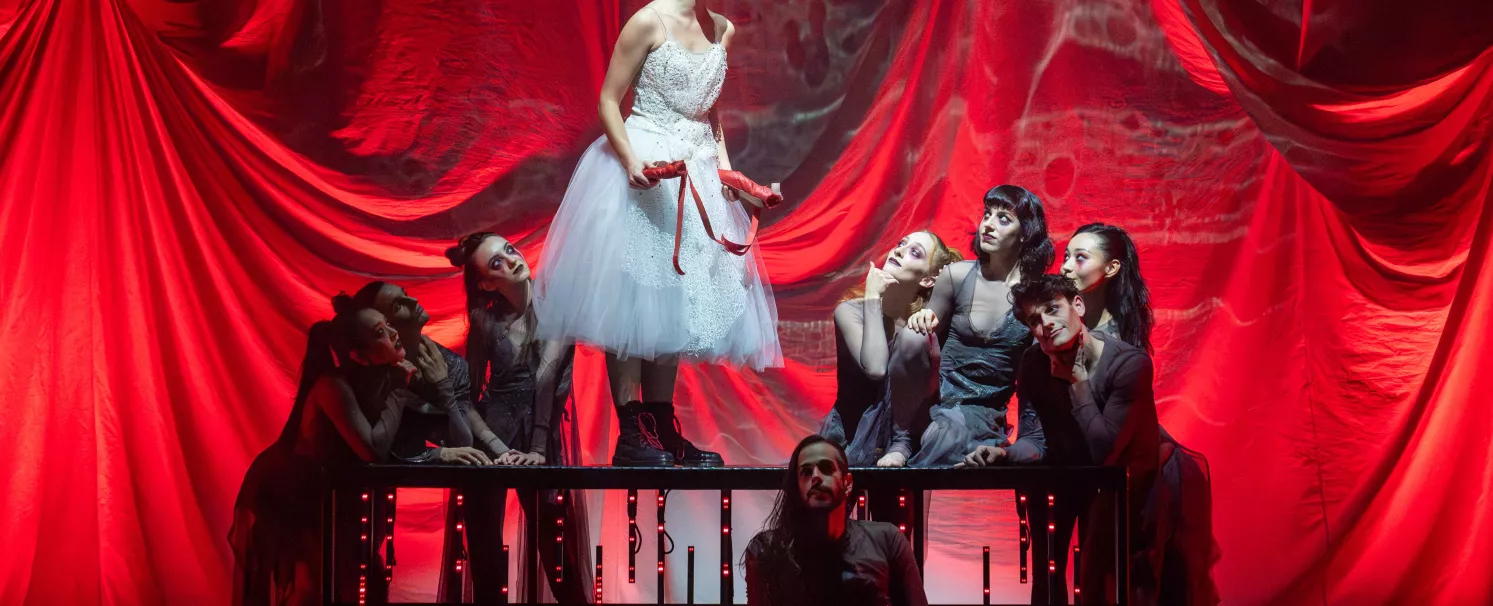 Les Souliers rouges | Province de Hainaut